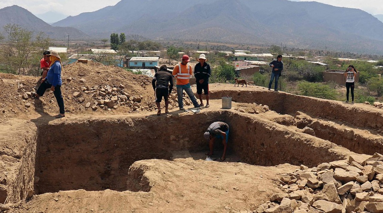 Archaeologists find 3,000-year-old megalithic temple in Peru ...