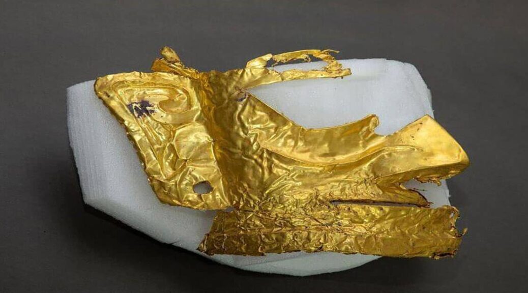 Archaeologists Uncover 3,000-Year-Old Gold Mask In China Belonging To A ...